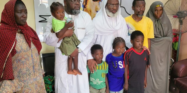 Yadda Sheikh Gumi yayi ruwa ya yi tsaki aka saki ɗan tsohon gwamnan ...